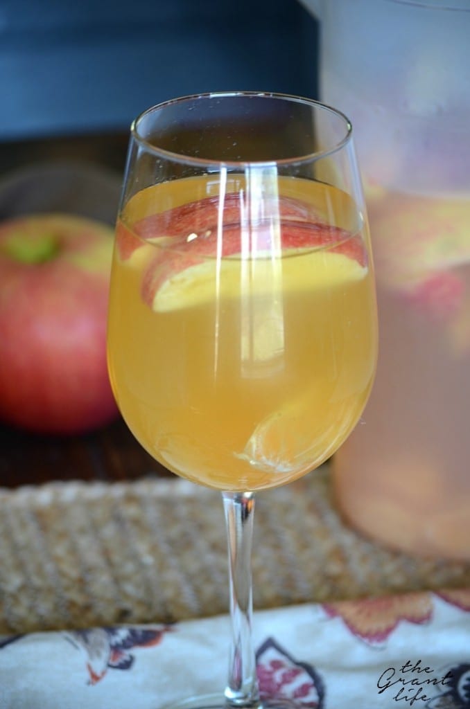 Spiced apple cider sangria - mom makes dinner