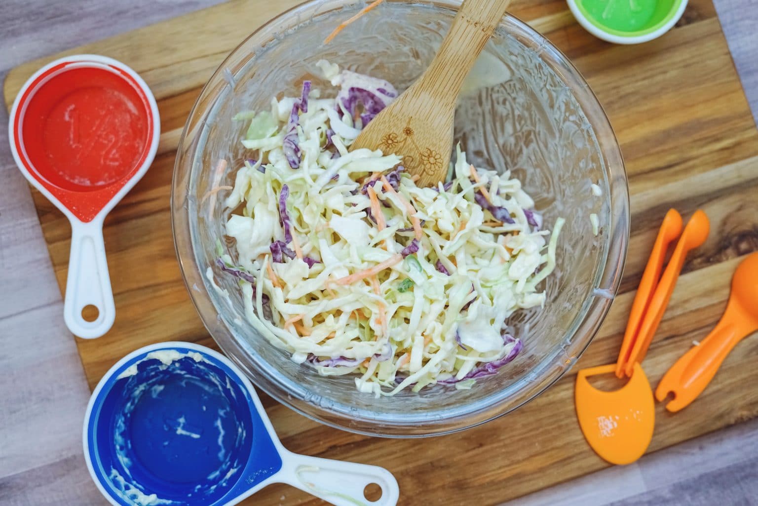 Homemade Classic Coleslaw - mom makes dinner